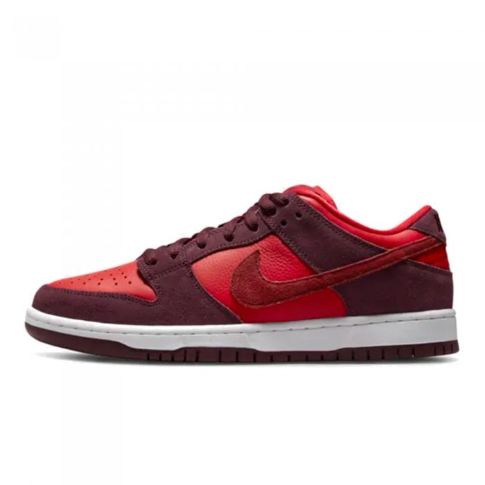 Incaltaminte Nike SB Dunk Low Pro Cherry University Red/Burgundy Crush ...